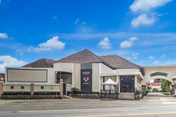 Townhouse Oak Near Margono Hospital Purwokerto Formerly Magnum Hotel & Resort - Banyumas