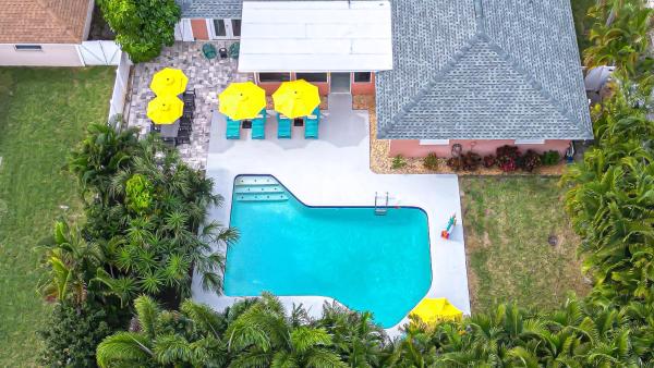 5 Min To Beach, Heated Pool, Movie & Game Rooms! - Indian Rocks Beach, FL