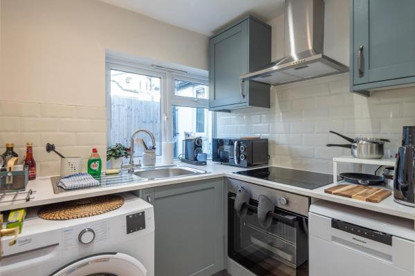 Modern Studio With Parking And Private Garden - Fulham