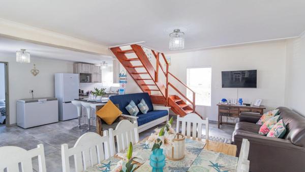 House Lilly Langebaan Holiday Home - Langebaan