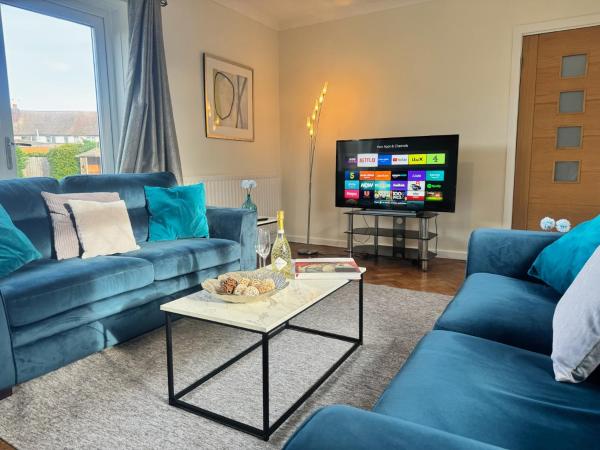 Very Spacious 4 Bedroom House With Large Garden - Coventry