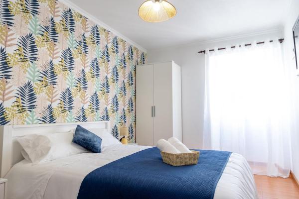 Central Square - Furnas