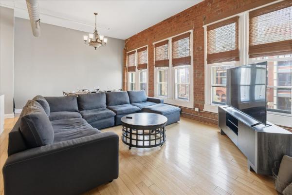 Top Floor Loft 4 Bedrooms And 2 000 Sq Ft - Indianapolis, IN