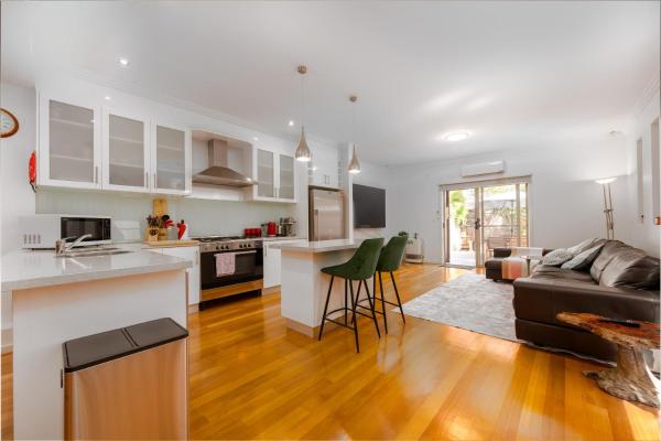 Walk To Flemington Racecourse - Free Parking & Wi-fi - Kensington
