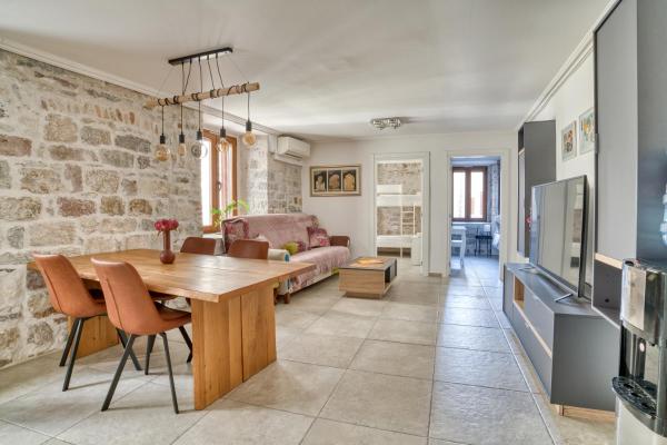 Lana & Ena Apartments - Kotor