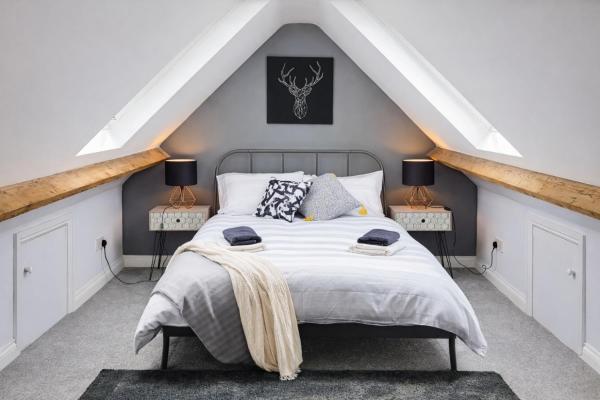 The Louis Armstrong- Modern 3 Bedroom Apartment, Super Close To The City Centre - Cardiff