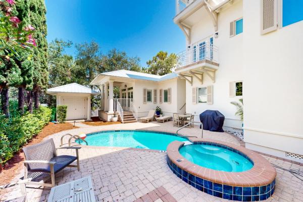 Stylish Coastal Retreat With Pool Hot Tub & Tennis - Steps From The Beach - Rosemary Beach, FL