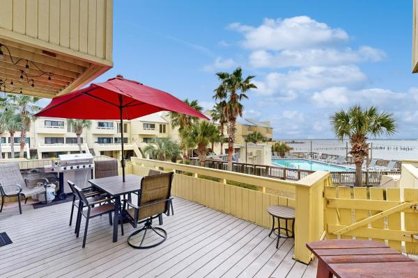 Sound View Townhome With Balcony Alfresco Dining Ac & W&d - Snowbird-friendly - Navarre Beach, FL