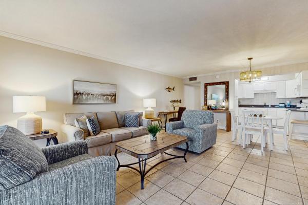 2nd-floor Spacious Beachfront Condo With Ocean Views - Close To Entertainment - Fort Walton Beach, FL