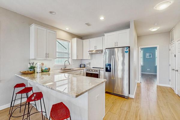 Spacious Seabreeze Trail Home With Gulf Views & Shared Pool - Short Walk To Beach - Alys Beach, FL
