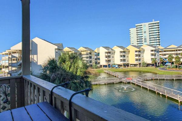 Stunning Coastal Retreat Featuring Roomy Interiors And Quick Beach Access - Pensacola, FL