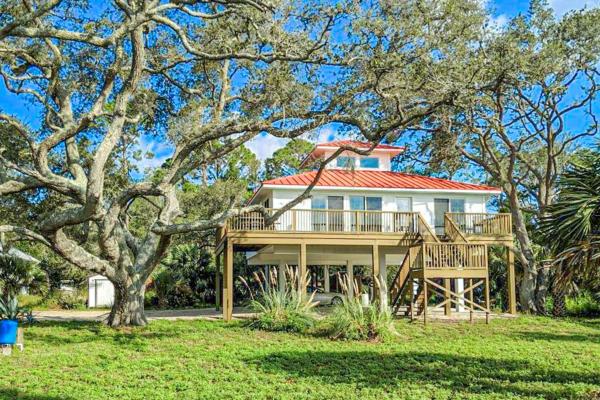 Dog-friendly Home With Lovely Water View Roomy Deck Fast Wifi Central Ac W&d - 聖喬治島