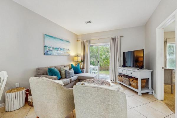 Comfortable Coastal House With Roomy Accommodations And Easy Shoreline Access - Rosemary Beach, FL