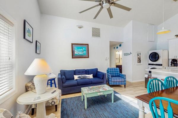 Dog-friendly Condo With A Shared Pool Great Beach Vibes & Stunning Views - St. George Island, FL
