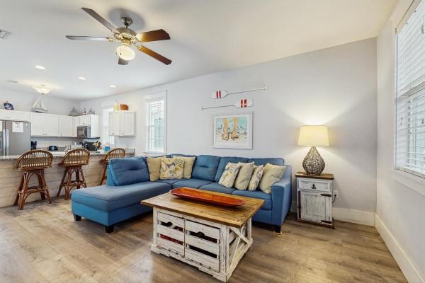 Beautiful Home In A Gated Community With Porches & Shared Pool Hot Tub - Mexico Beach, FL