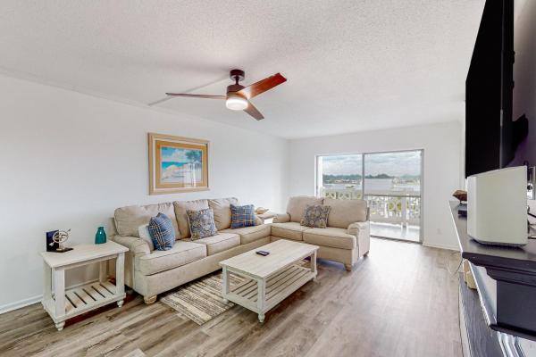Beachfront Condo With Two Pools Sauna & Tennis Court Access - Scenic Balcony - Mary Esther, FL
