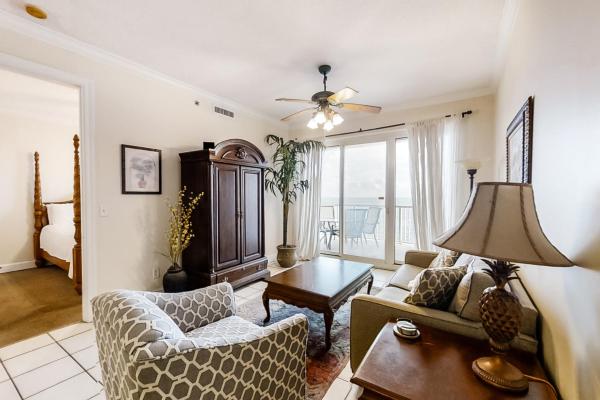 14th-floor Family-friendly Gulf-front Condo With Balcony Hot Tub Pool & Ac - Gulf Shores, AL