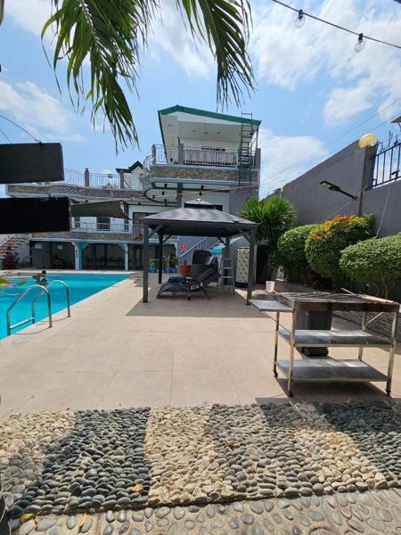 Crestscente Skye Villa Resort - Lucban