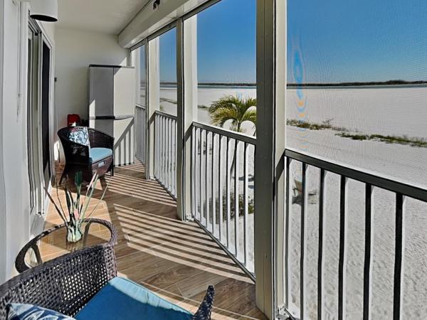 Castle Beach 105 By Distinctive Beach Rentals - Lover's Key State Park, Fort Myers Beach