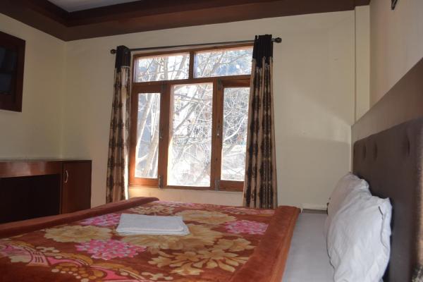 Hotel Tridev Manali - Manali