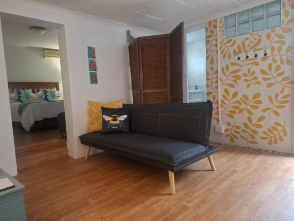 Melrose Garden Cottages - Hibiscus Cottage - Durban North