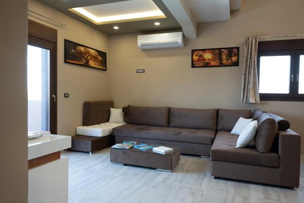 Myron Grand Pool Villa - Iraklion