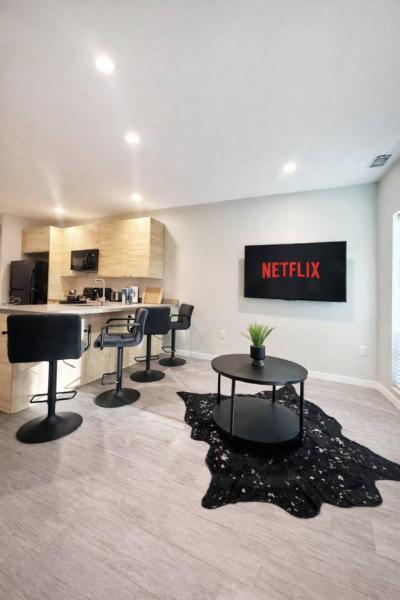 The Luxe Black Haven (340) - Des Moines, IA