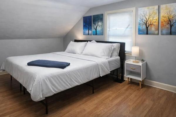 Homely Buffalo Haven, King Beds - Buffalo, NY