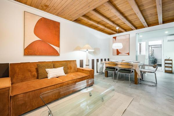 Charming Apartment With Terrace In Sants - Barcelona