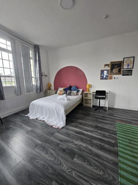 #127 Modern City Suite Digbeth - 5 Min To Birmingham Museum & Art Gallery - Sleeps 2- "Perfect For Contractors And Couples " - Moffat