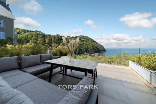 Harbour Tide, Inviting 3 Br Apt, Large Terrace And Sea View, Parking - Lynton