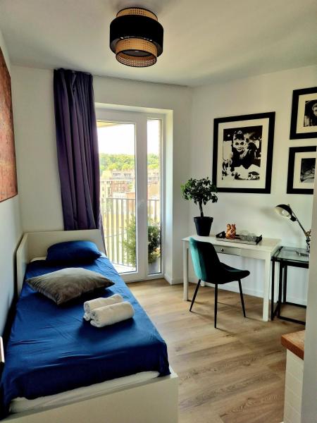 Richy Stylish Balcony Room Brussels- Garden View- Shared Bathroom- Inclusive Home - Brussels