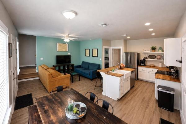 The Rockport Retreat Pool Access - Rockport, TX