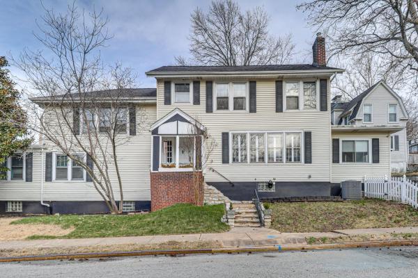 Lakeside Clifton Heights Home Near Forest Park - St. Louis, MO