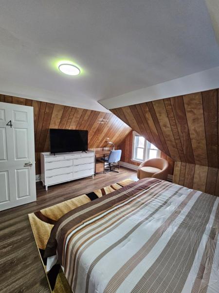 2br Retreat With King Loft, Near Downtown Hospital - 피터버러