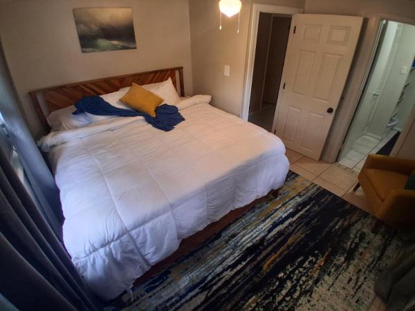Nostalgic 2bed Home In Crystal River, Minutes To Kings Bay, Manatees &More - Beverly Hills, FL