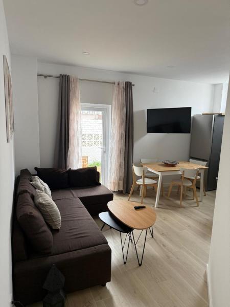 Independent Apartment At Villa Noelia Benalmádena With Private Pool, Garden & Parking - Benalmádena