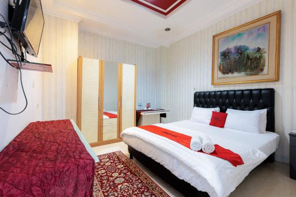 Reddoorz Plus @ Guntur Raya Setiabudi - Yakarta