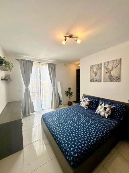Central, Bright Top Floor Apartment, Full Ac & Wifi - Malte