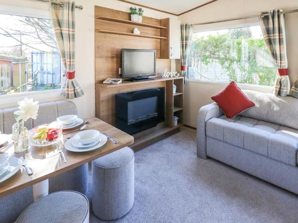 Tenby 2 The Saltern Holiday Park - Ukc8205 - Tenby