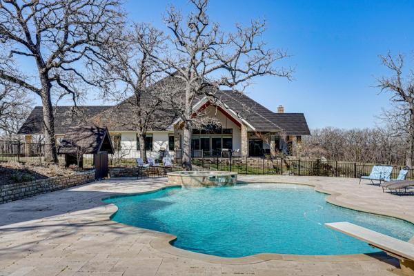 Post Oak Estate Pool, Spa And Rec Barn On 16 Acres - Joshua, TX