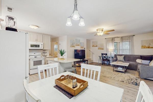 Dog-friendly Ocean View Home With Private Patio And Close To Beach Attractions - Emerald Isle, NC