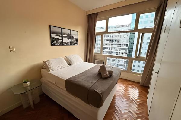 Apartamento Em Copacabana Com Vista Lateral Do Mar - Rio de Janeiro