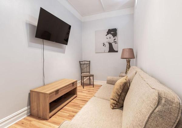 Chelsea 2br Gem! - Queens, NY
