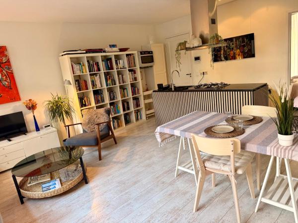 Perfectly Located Charming Apartment Magdalena House For True Connoisseurs - Hillegom