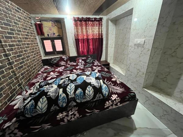 Guru Nanak Dev Ji Yatri Niwas Golden Temple - Amritsar