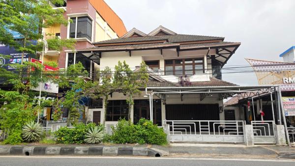 Rumah Mewah Johar - 폰티아낙