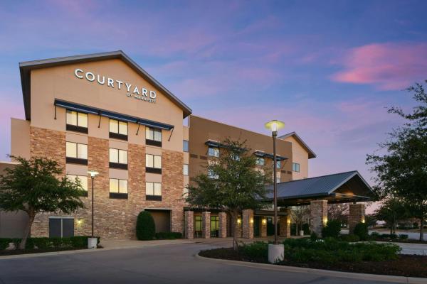 Courtyard By Marriott Fort Worth At Alliance Town Center - Fort Worth, TX