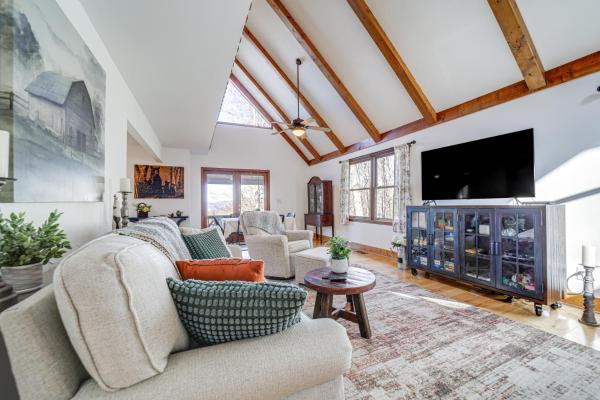 Resort Perks! Family Sky Valley Gem W/ Mtn Views - Clayton, GA