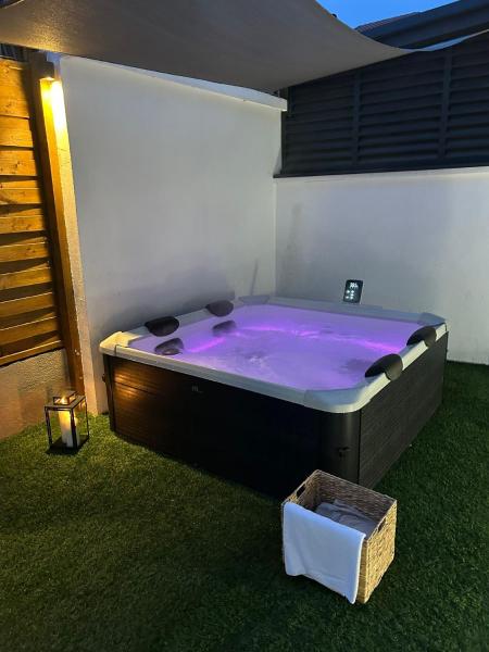 Lelo Sunset Spa, Romantic Garden Apartment With Private Jacuzzi - Bibinje